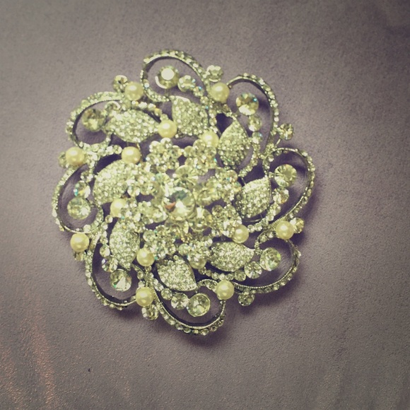 Jewelry | Gorgeous Rhinestone Broach | Poshmark